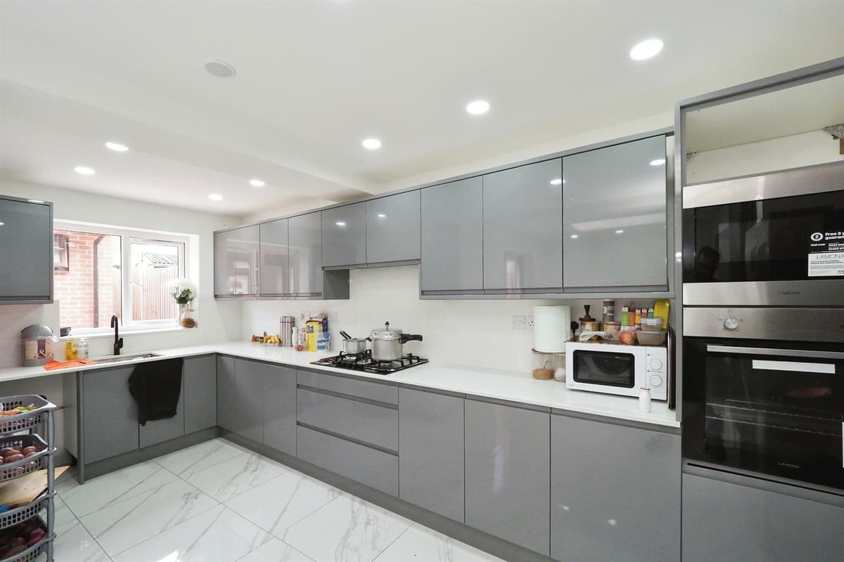 All properties for sale in LE4