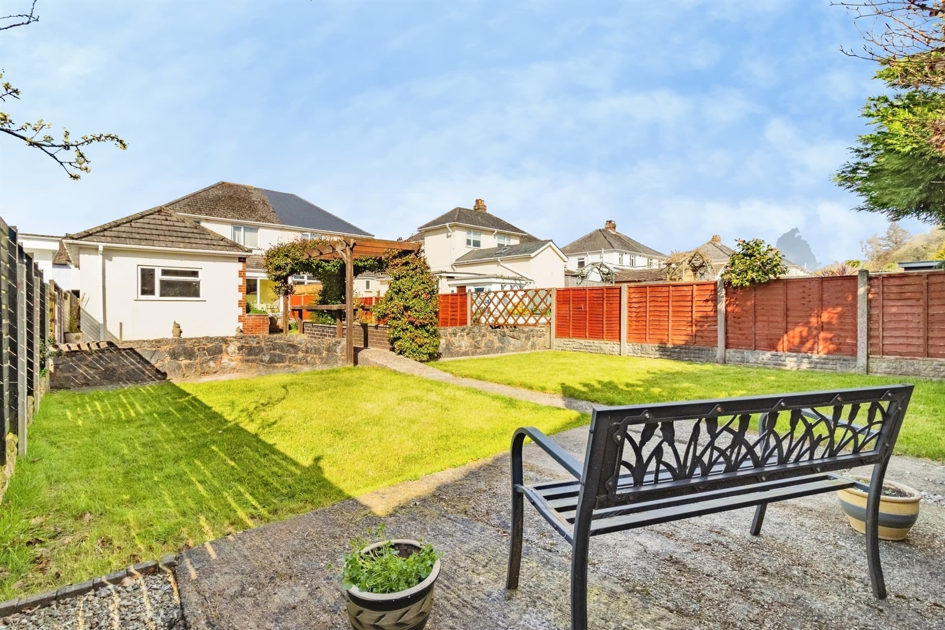 All properties for sale in Kingsteignton